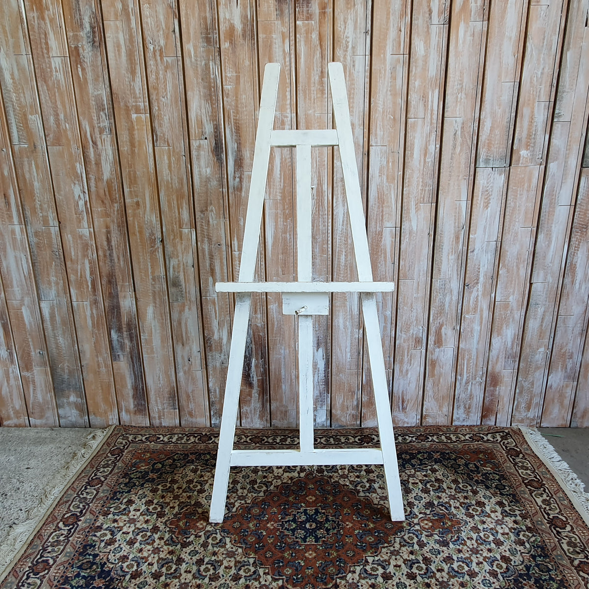 Tall White Easel – Locate To Create